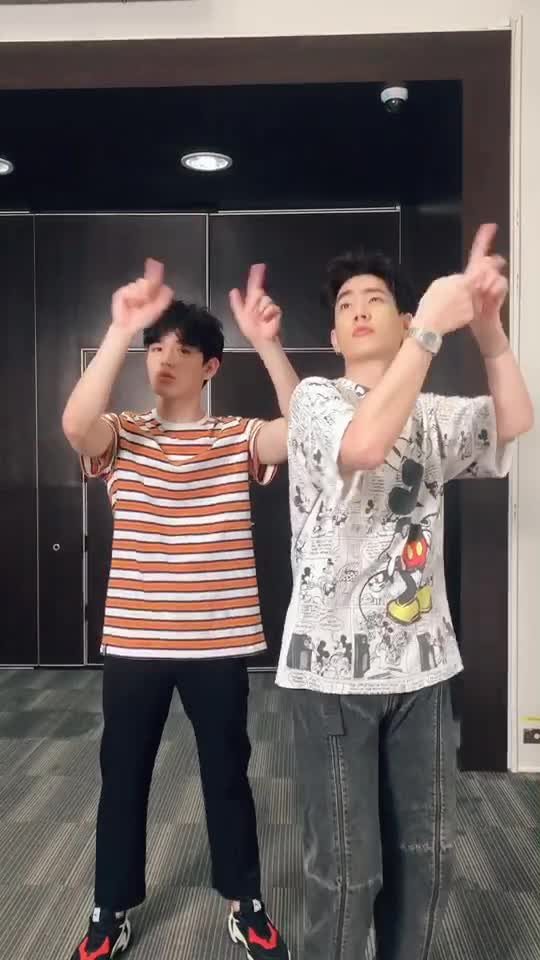 app.userVideo.meta.title | Exolyt