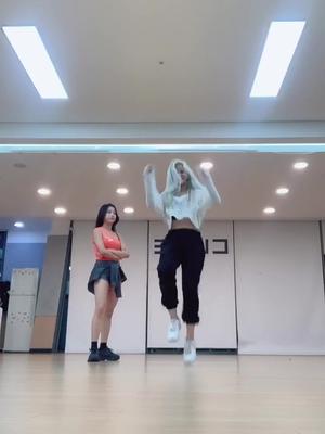 app.userVideo.meta.title | Exolyt