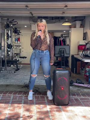 app.userVideo.meta.title | Exolyt